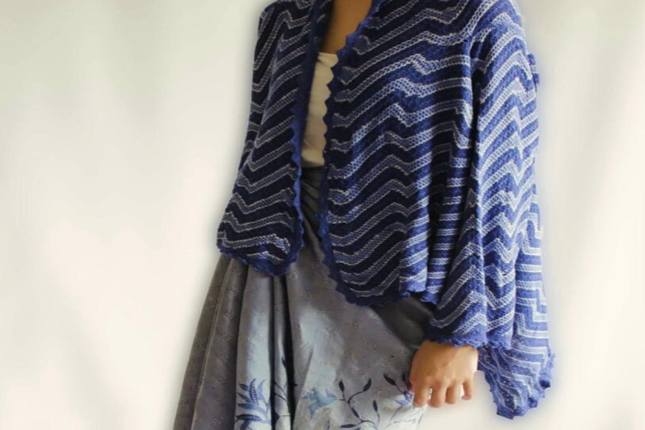 Kebaya, Kutang dan Centing - Kobis